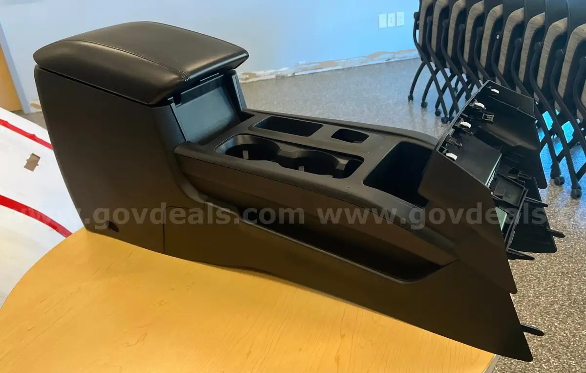 2020 Ford Explorer Center Console | AllSurplus