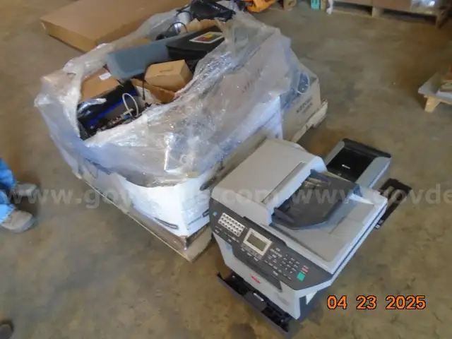 Pallet of computer equipment | AllSurplus