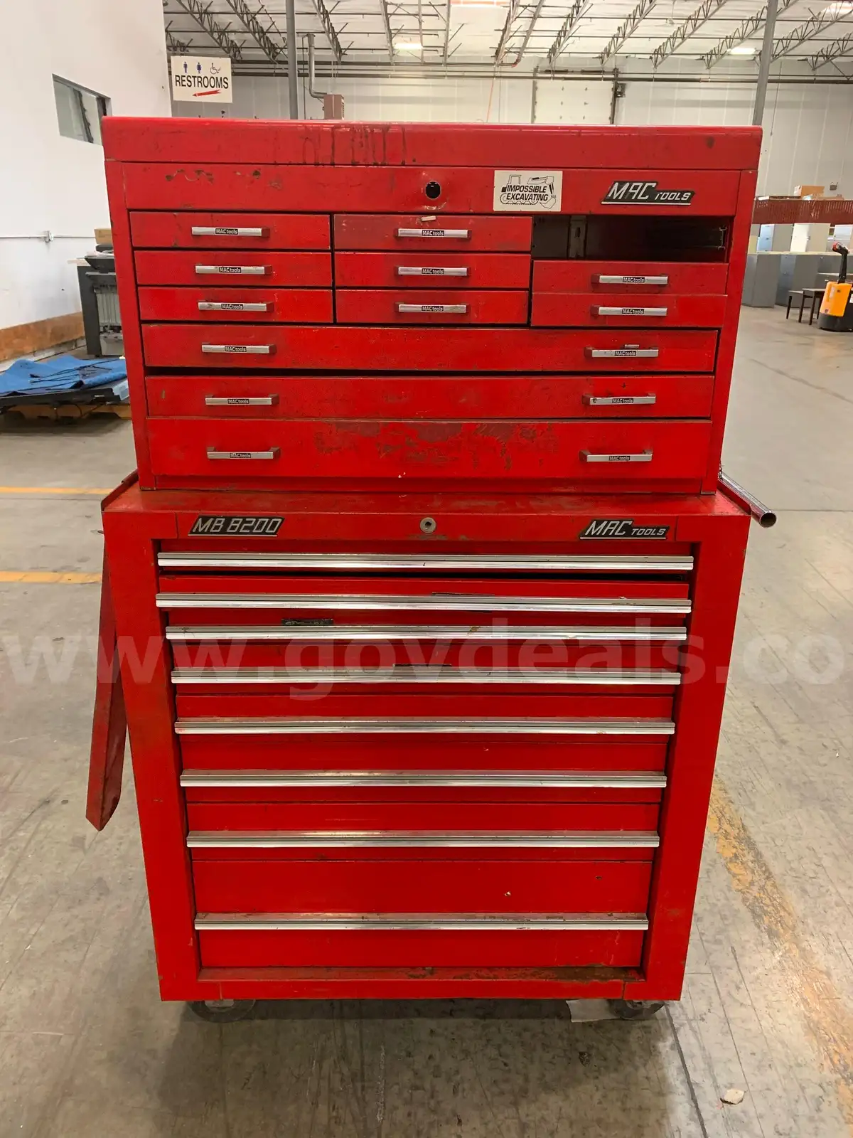 MAC TOOLS MB 8200 Rolling Tool Box | AllSurplus