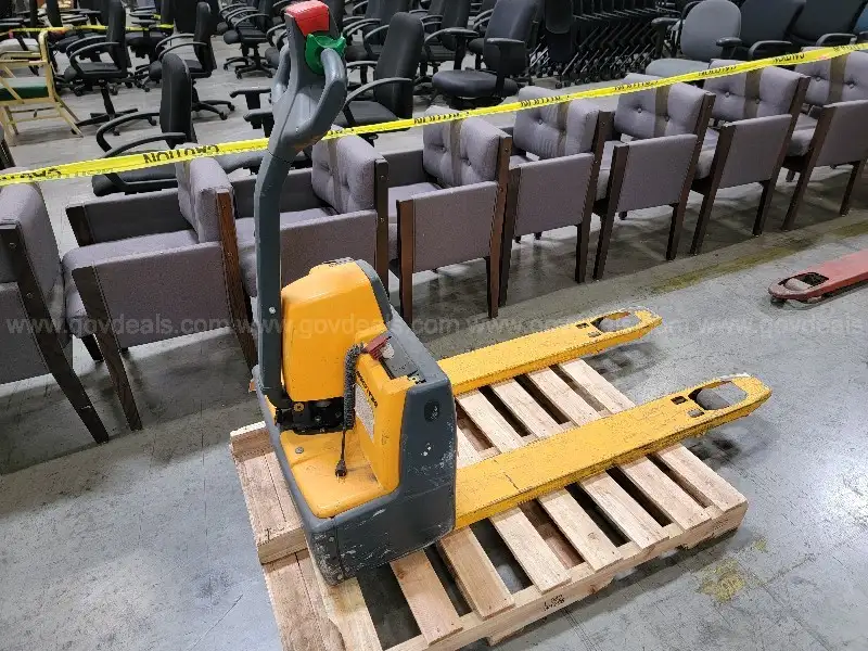 Multiton EME AC 30 26 X 47 Electric Pallet Jack | AllSurplus