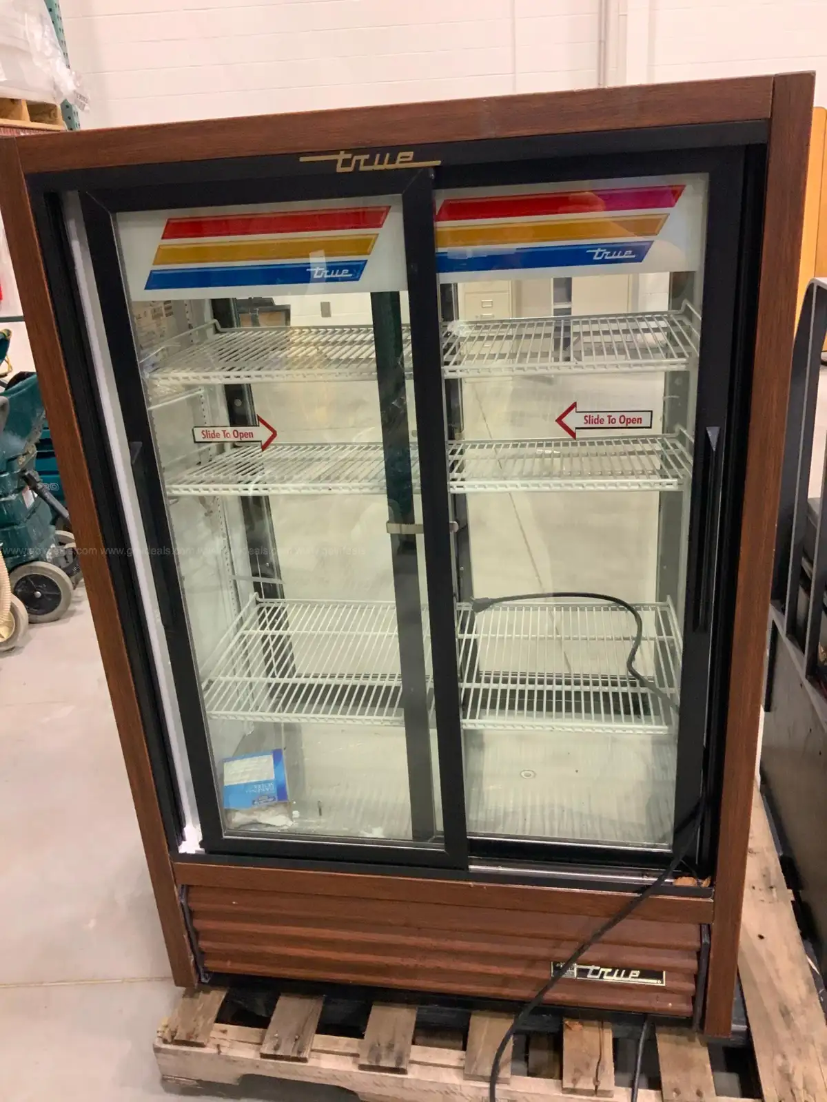 True cooler merchandiser | AllSurplus