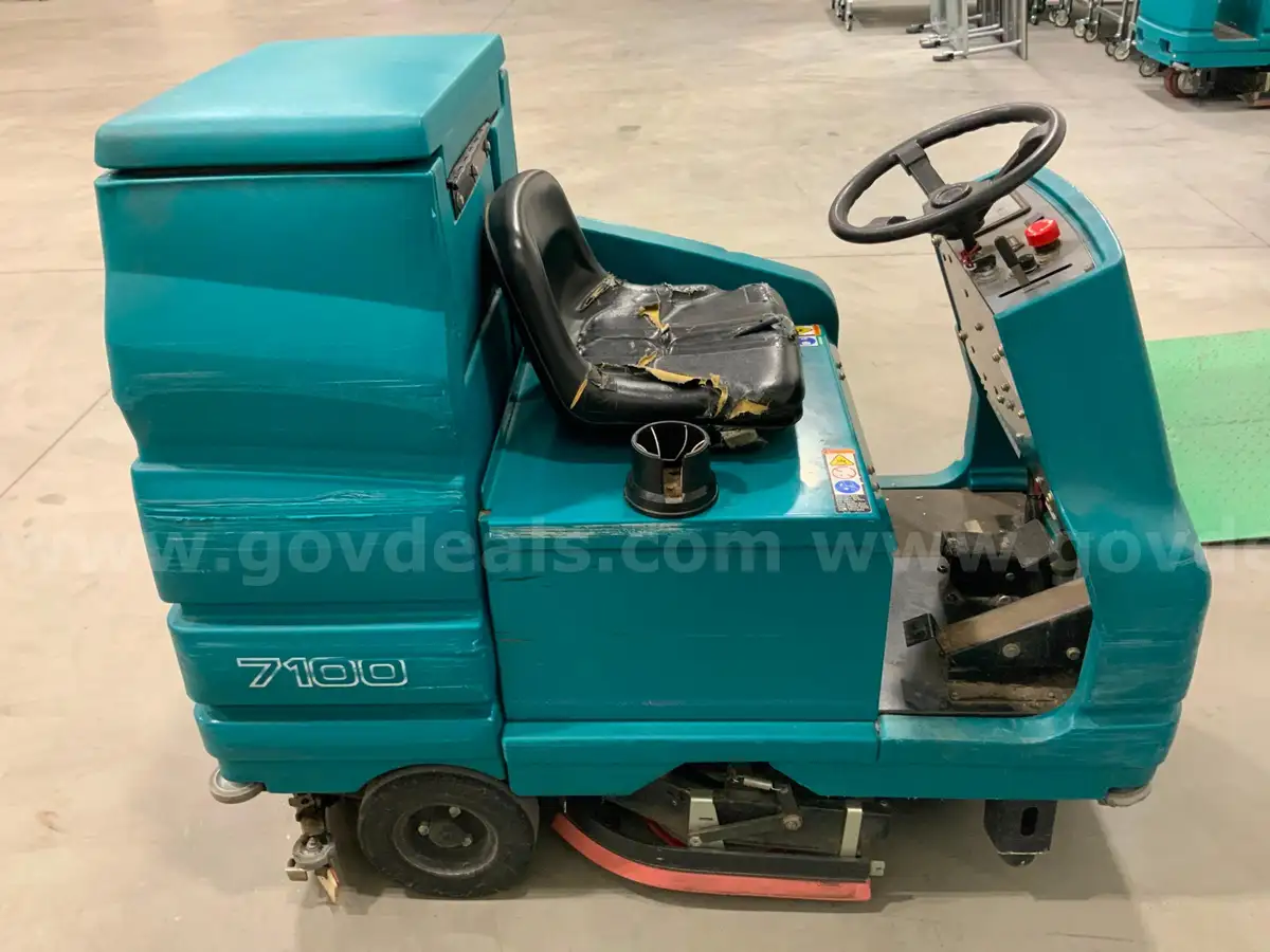Tennant 7100 | AllSurplus