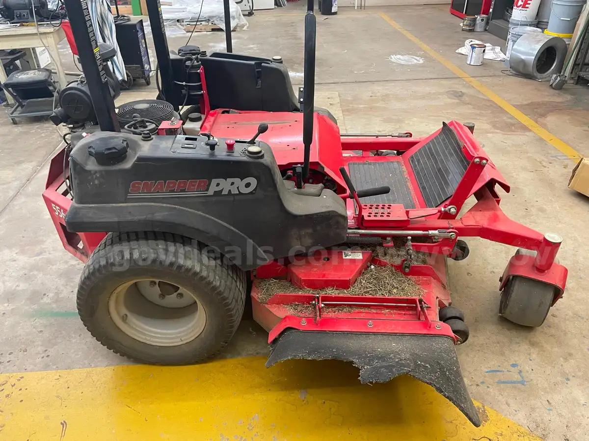 LOT #12 2015 SNAPPER PRO LAWN MOWER | AllSurplus
