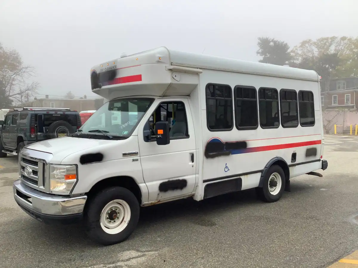 2016 Ford E350 Paratransit Van with Wheelchair lift | AllSurplus