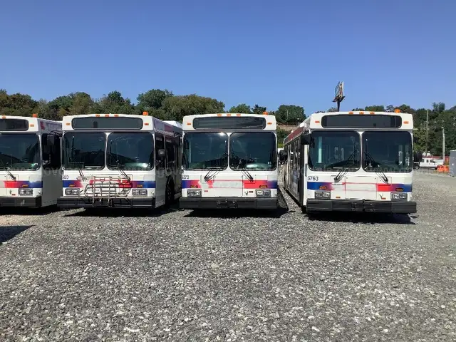 2004 Newflyer D40LF Transit Bus | GovDeals