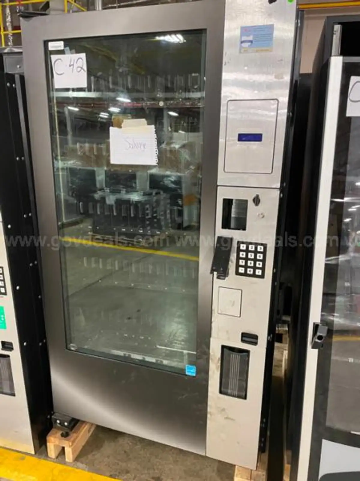 Royal Vending Machine, Model 8000V | GovDeals