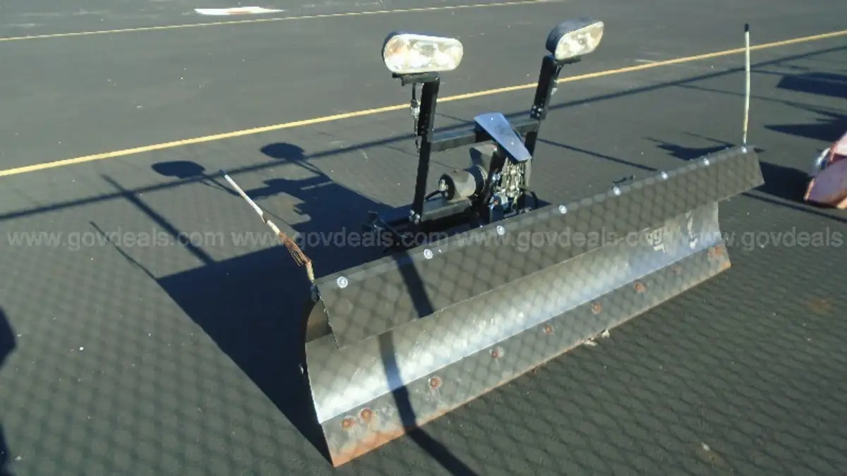 Snow Dogg 7.5 ft. MD75 Snow Plow | AllSurplus