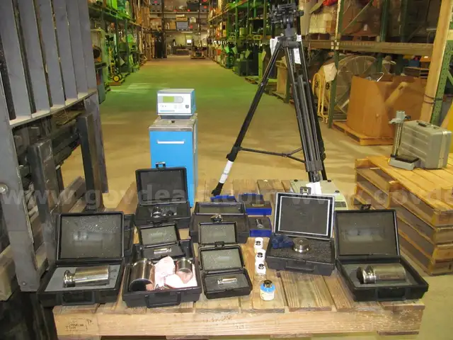 1 Pallet Lab Lot | GovDeals