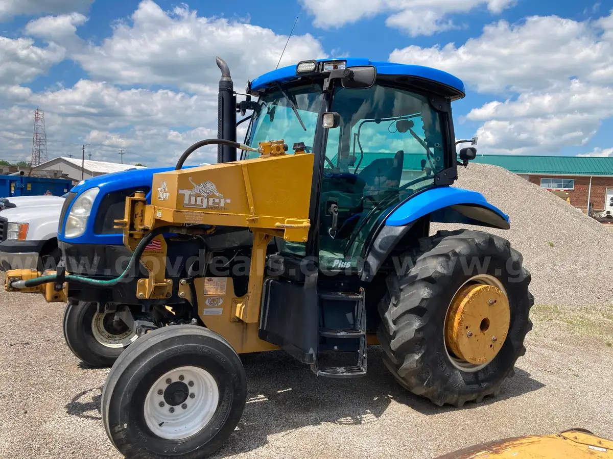 2007 New Holland Tractor | AllSurplus