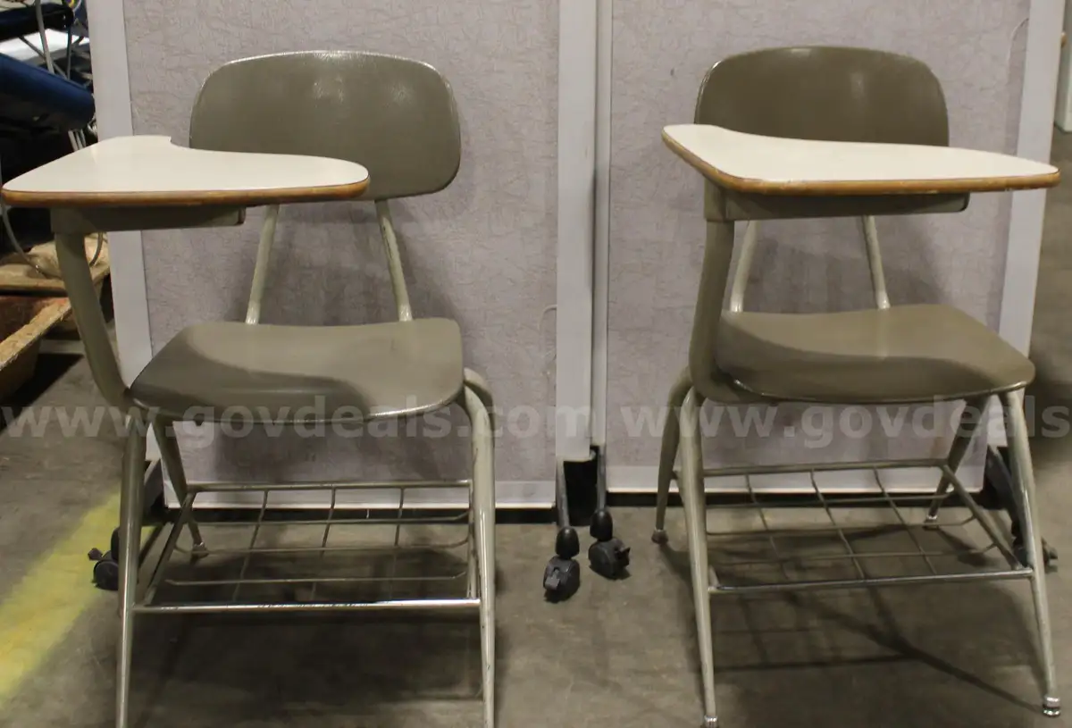 (9) Right Handed School Desks | AllSurplus
