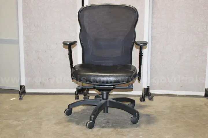 (1) Hon Muscatine multifunction Task Chair Black | AllSurplus