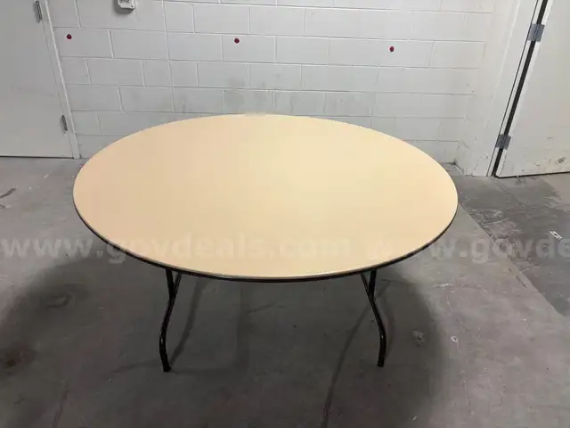 (1) Mity Lite Round Folding Table | GovDeals