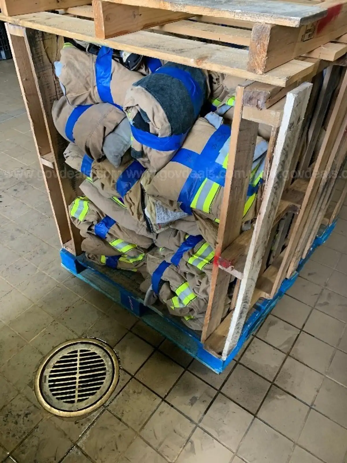 GLOBE Structural Turnout Gear | AllSurplus