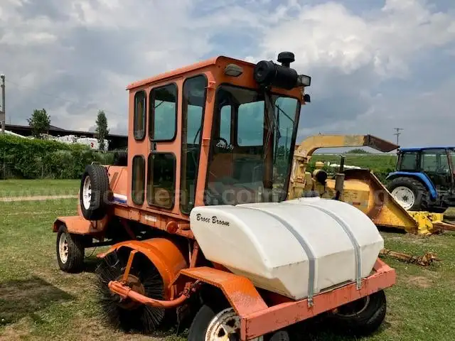 2008 BROCE SWEEPER RCT350 SELF PROPELLED BROOM | GovDeals
