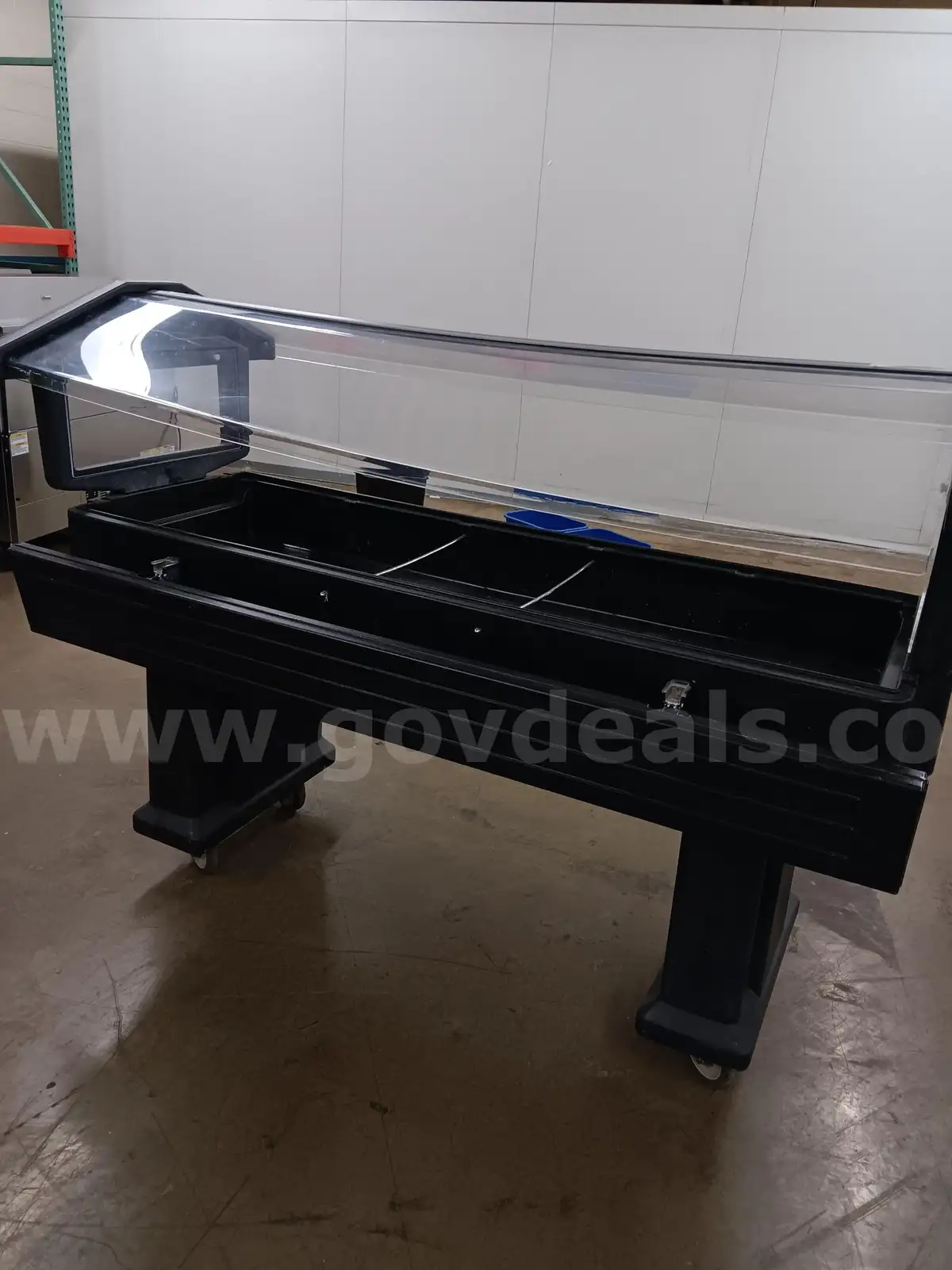 Cambro Salad Bar | AllSurplus