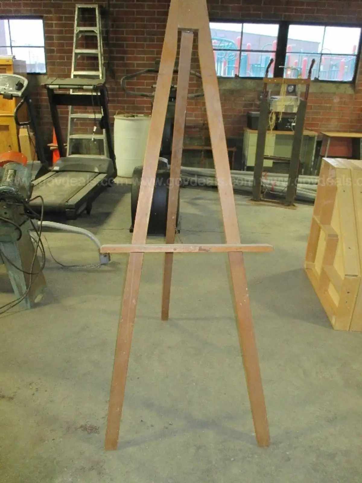 Isle Stand | GovDeals