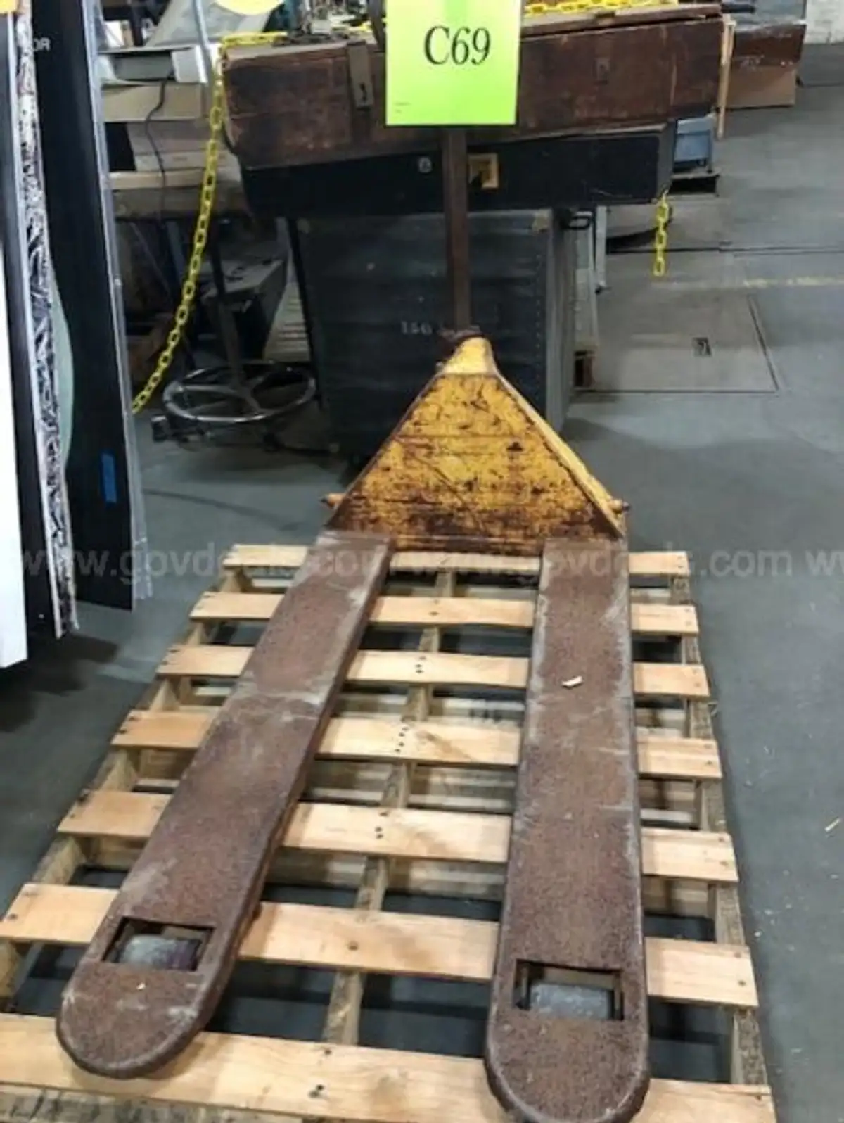 BIG JOE PALLET JACK *** (I) | AllSurplus