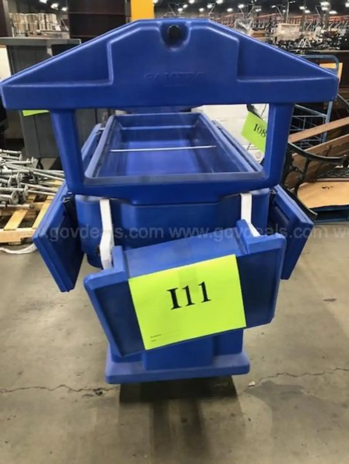 CAMBRO MOBILE FOOD-SALAD BAR CART **** (I) | AllSurplus