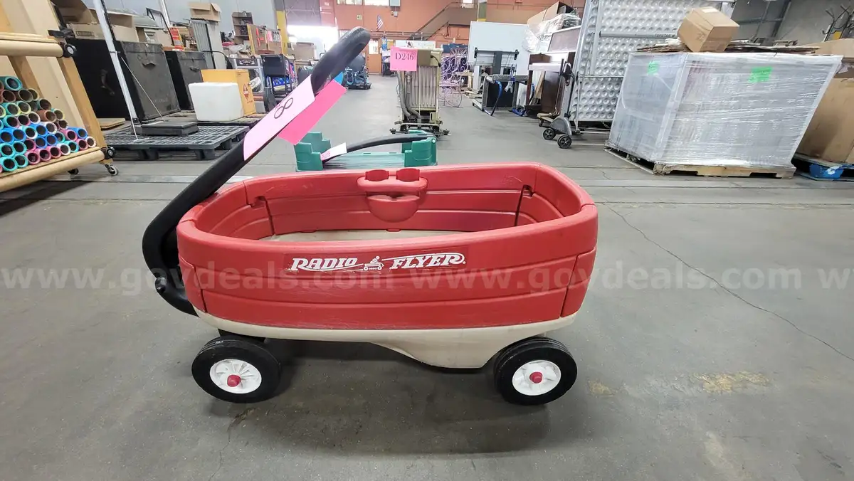 RADIO FLYER KIDS PLASTIC RED WAGON **** (I) | AllSurplus