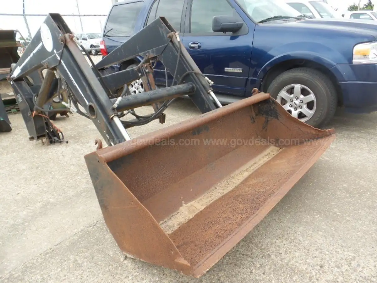 Bush Hog Front End Loader With Bucket Model 2840 QT and Cab | GovDeals