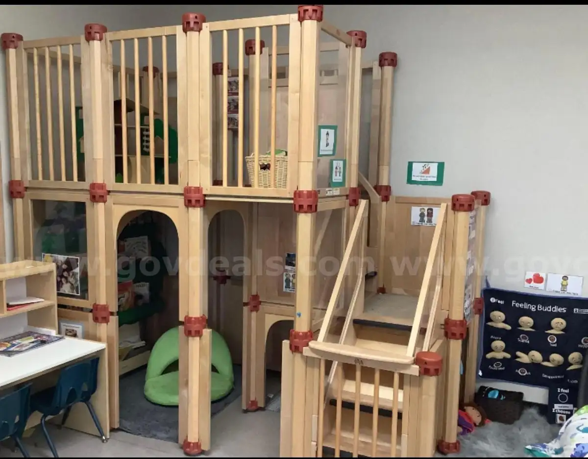 Children's Kid's Loft Play Structure Playhouse *** Parts Missing to this Loft *** | AllSurplus