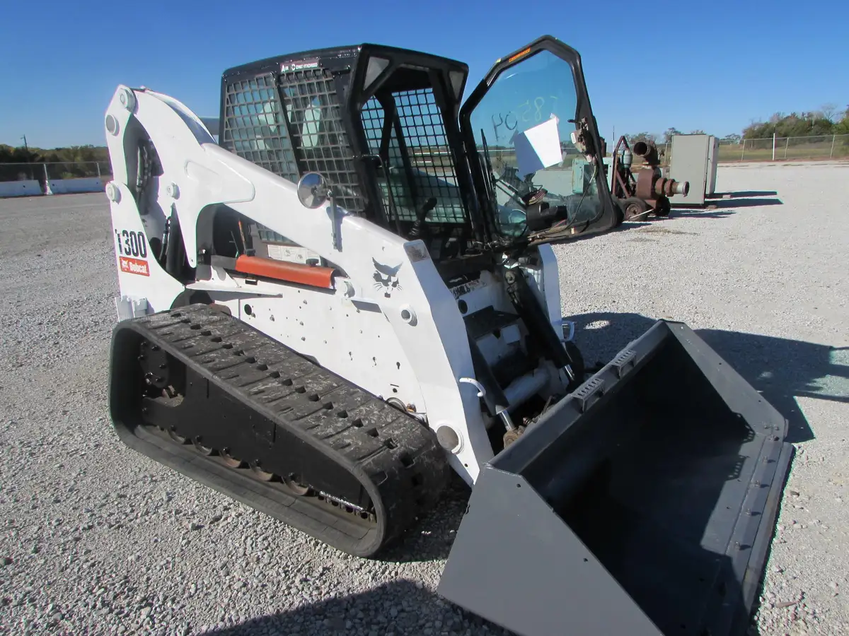 2008 Bobcat T-300 Positrac Skid Loader | AllSurplus