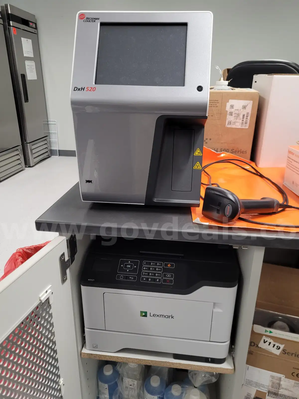 Beckman Coulter DxH 520 Hemotology Analyzer | AllSurplus