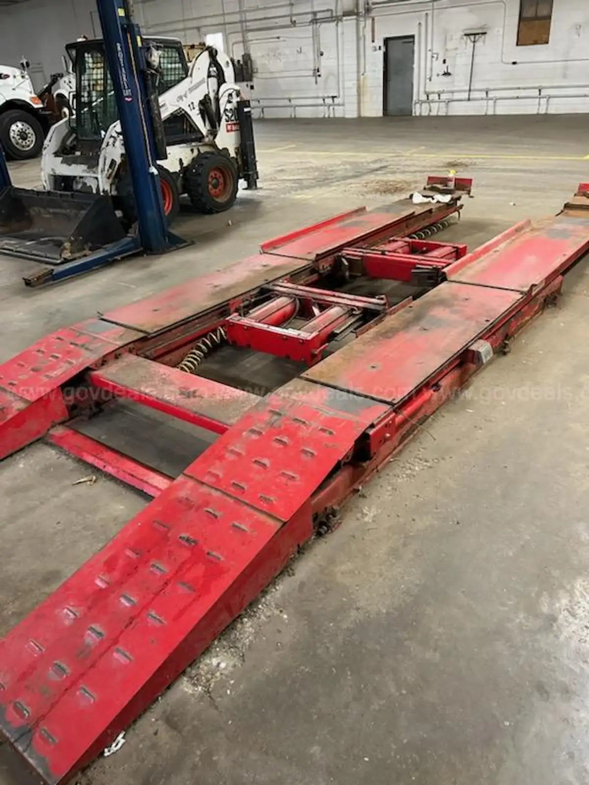 Hunter Engineering Co. Drive-on Lift | AllSurplus