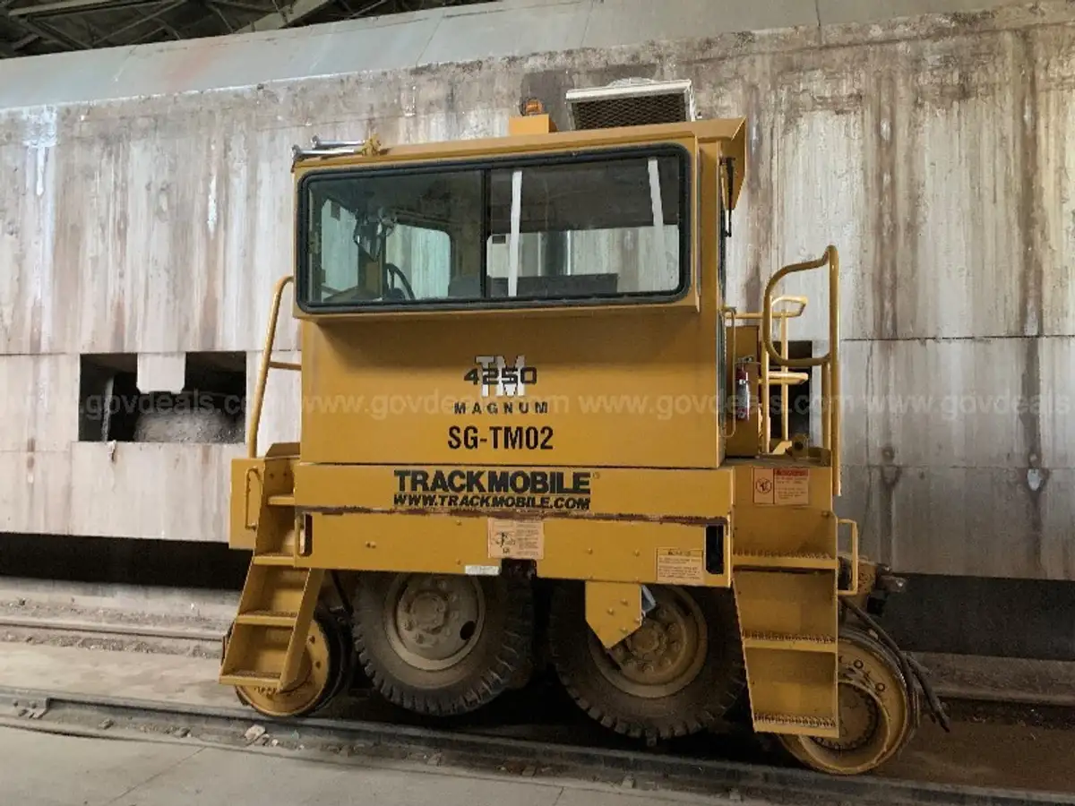 Trackmobile TM 4250 Magnum | GovDeals
