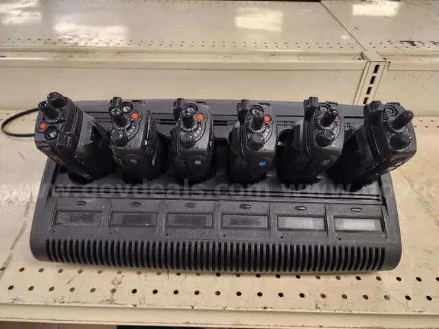 6 Motorola Radios with Charging Station | GovDeals