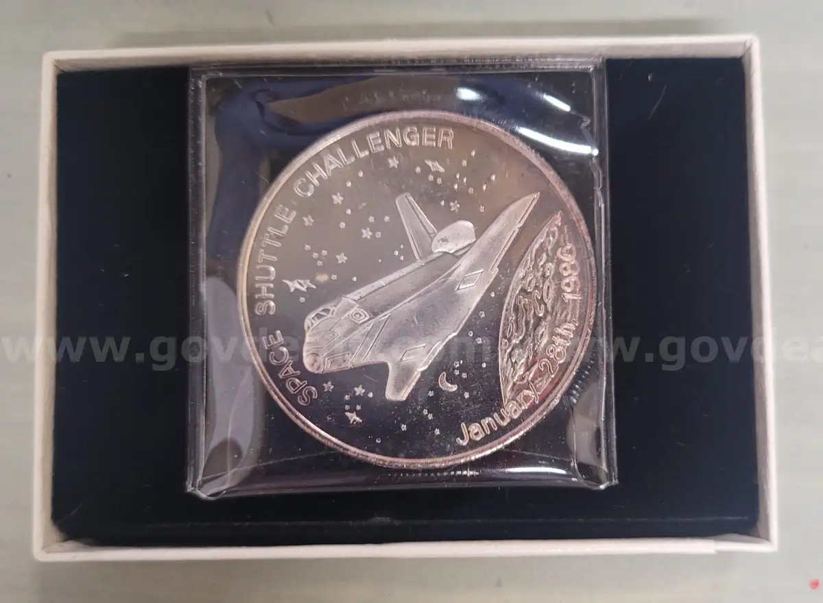 Space Shuttle Challenger Memorial Coin 1 Troy Oz .999 Fine Silver Round ...