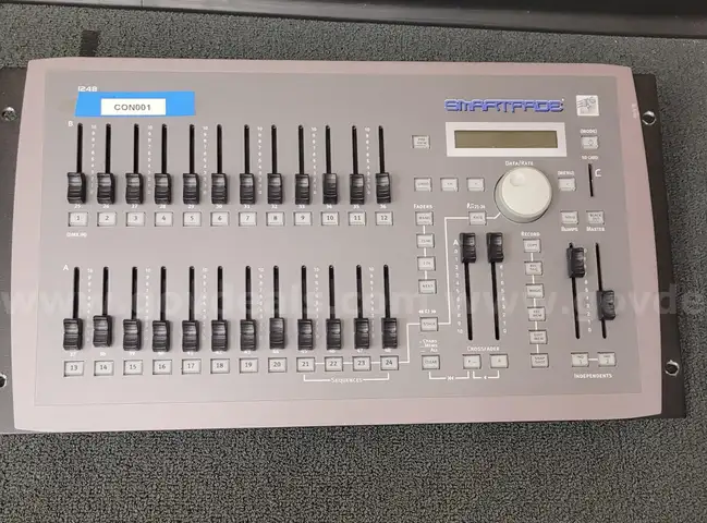 Theatre lighting control console | AllSurplus