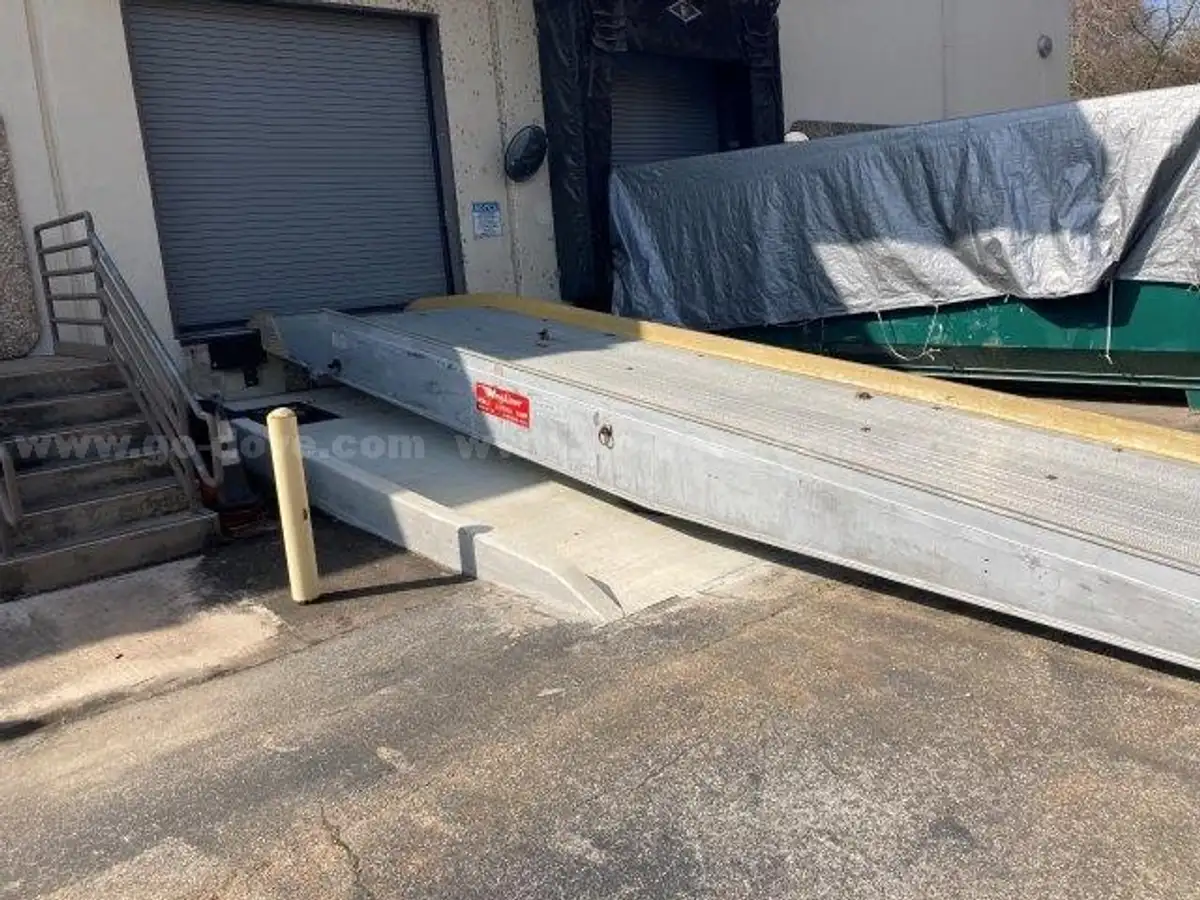 Magliner Portable Aluminum Loading Ramp | AllSurplus