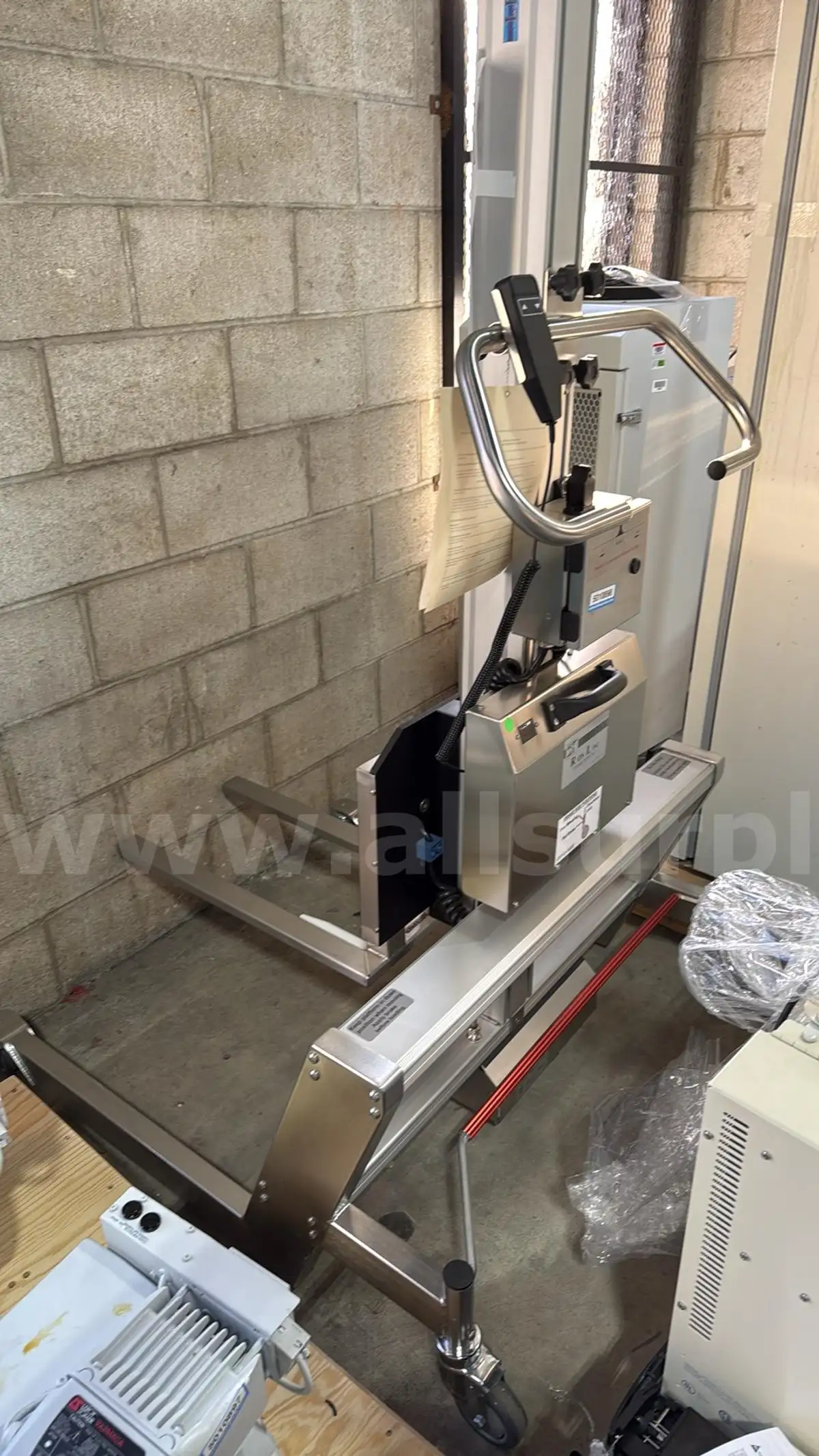 LIFT-O-FLEX 19000 Series Portable Lifter. | AllSurplus