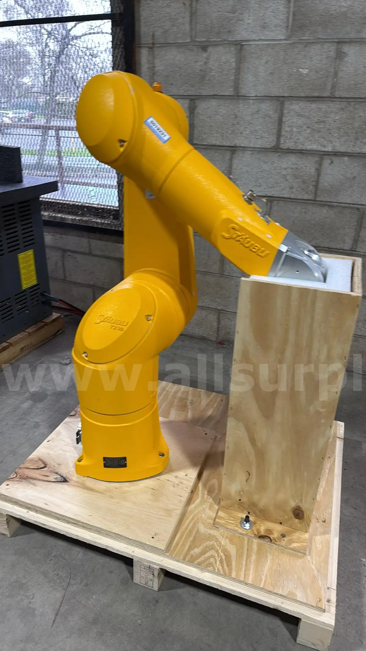 Staubli TX90L Industrial Robotic Arm, 11 lb Payload, 249 lb Mass | AllSurplus