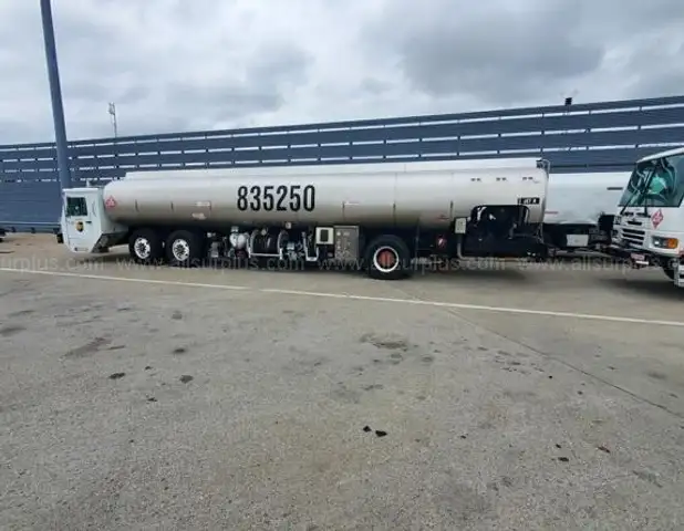 2011 BOSSERMAN RF10SC-800 Refueler 10K - Diesel | AllSurplus