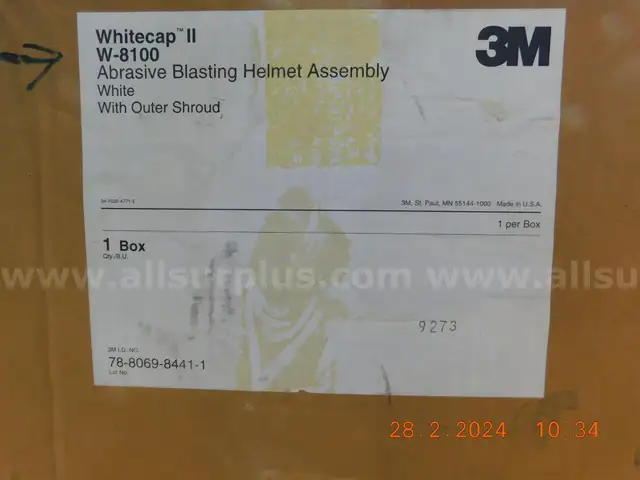 3M Whitecap II Abrasive Blasting helmet Assembly with Outer Shroud ...