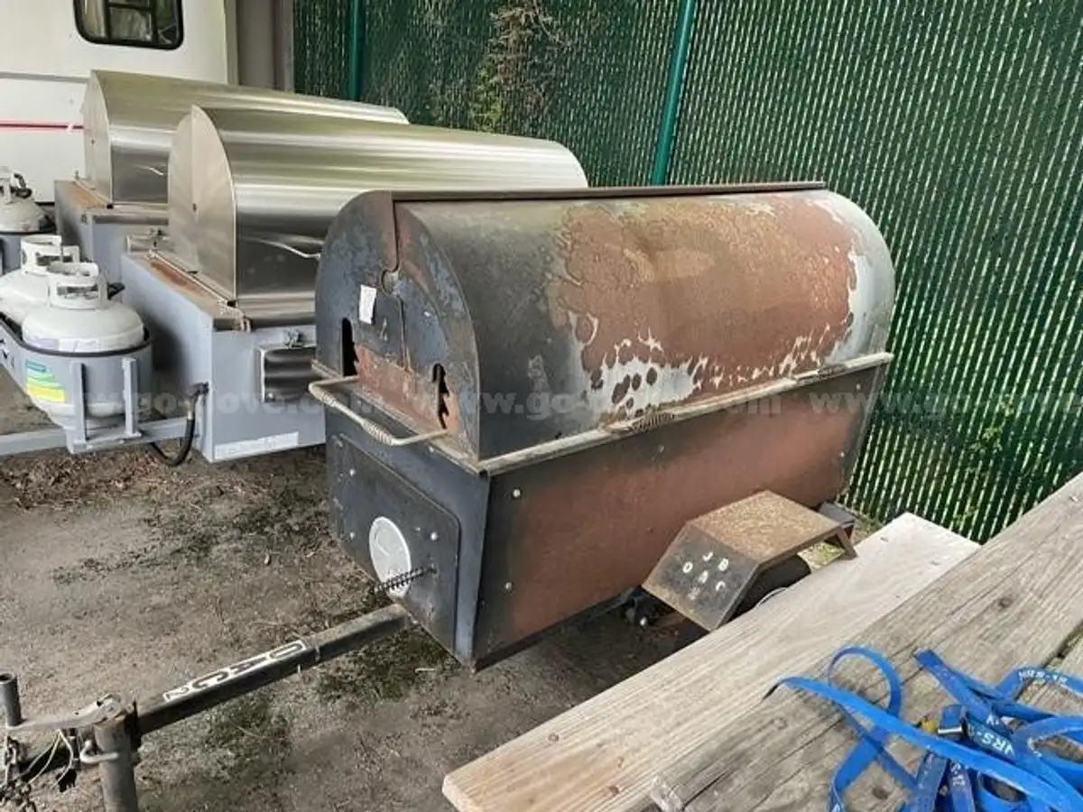 Belson Outdoors Porta-Grill | AllSurplus