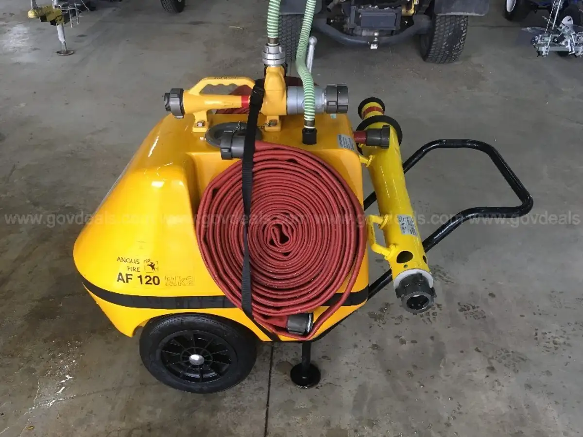 Angus Fire AF120 MK2 Mobile Foam Unit with 16 Unopened Foam Barrels ...