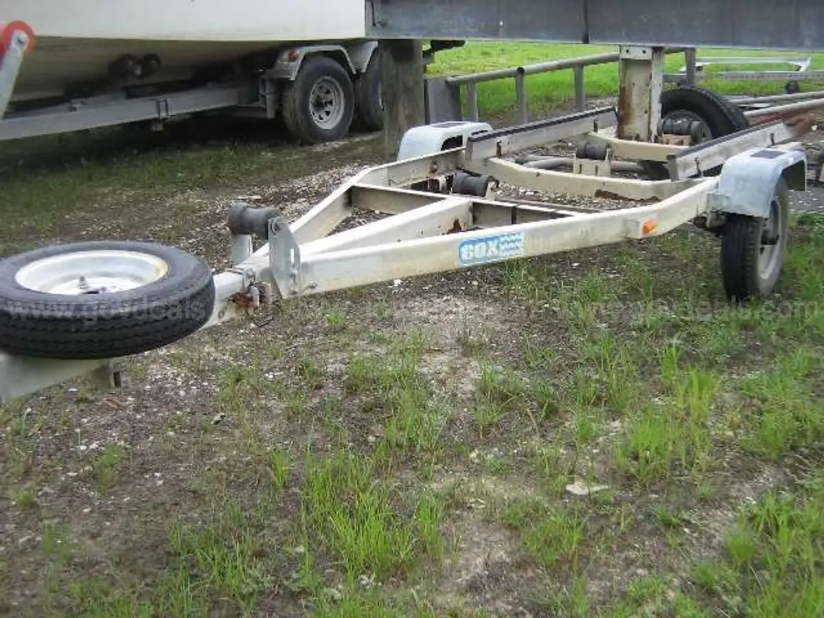 (1) 1989 Cox Boat Trailer | GovDeals