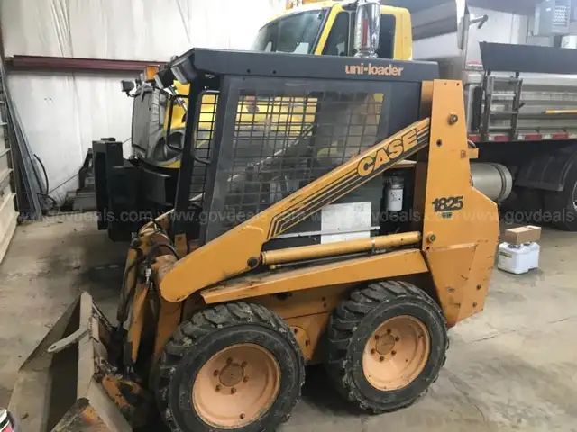 Case 1825 Skid Steer | AllSurplus