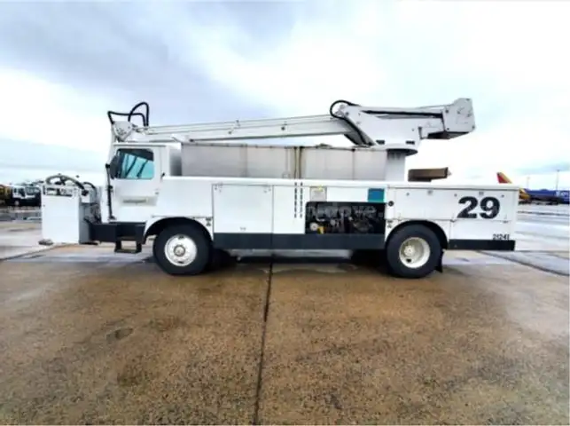 2000 JBT-FMC TEMPEST DEICING UNIT | AllSurplus