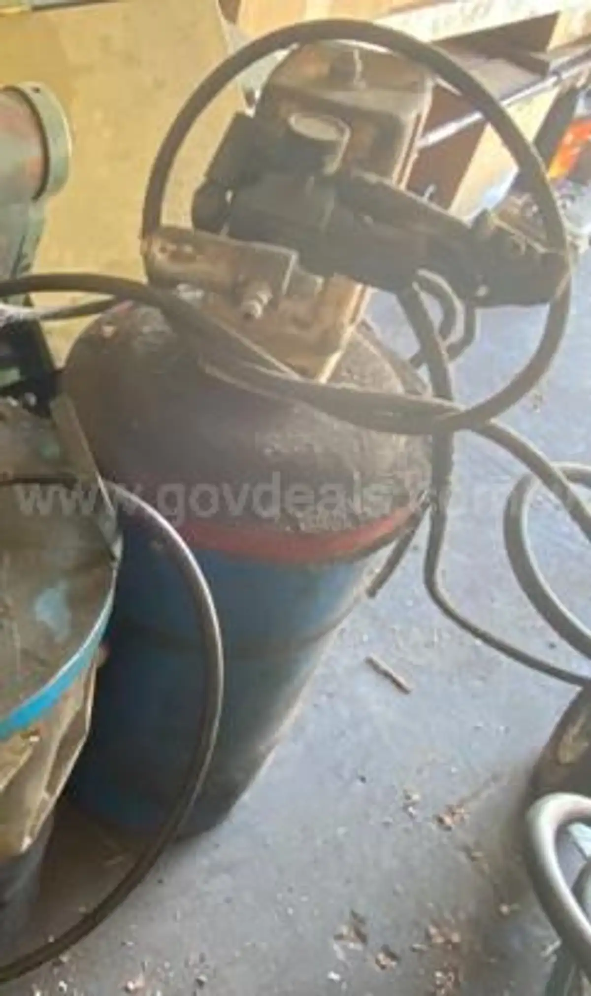 Lincoln Pneumatic Greaser | AllSurplus