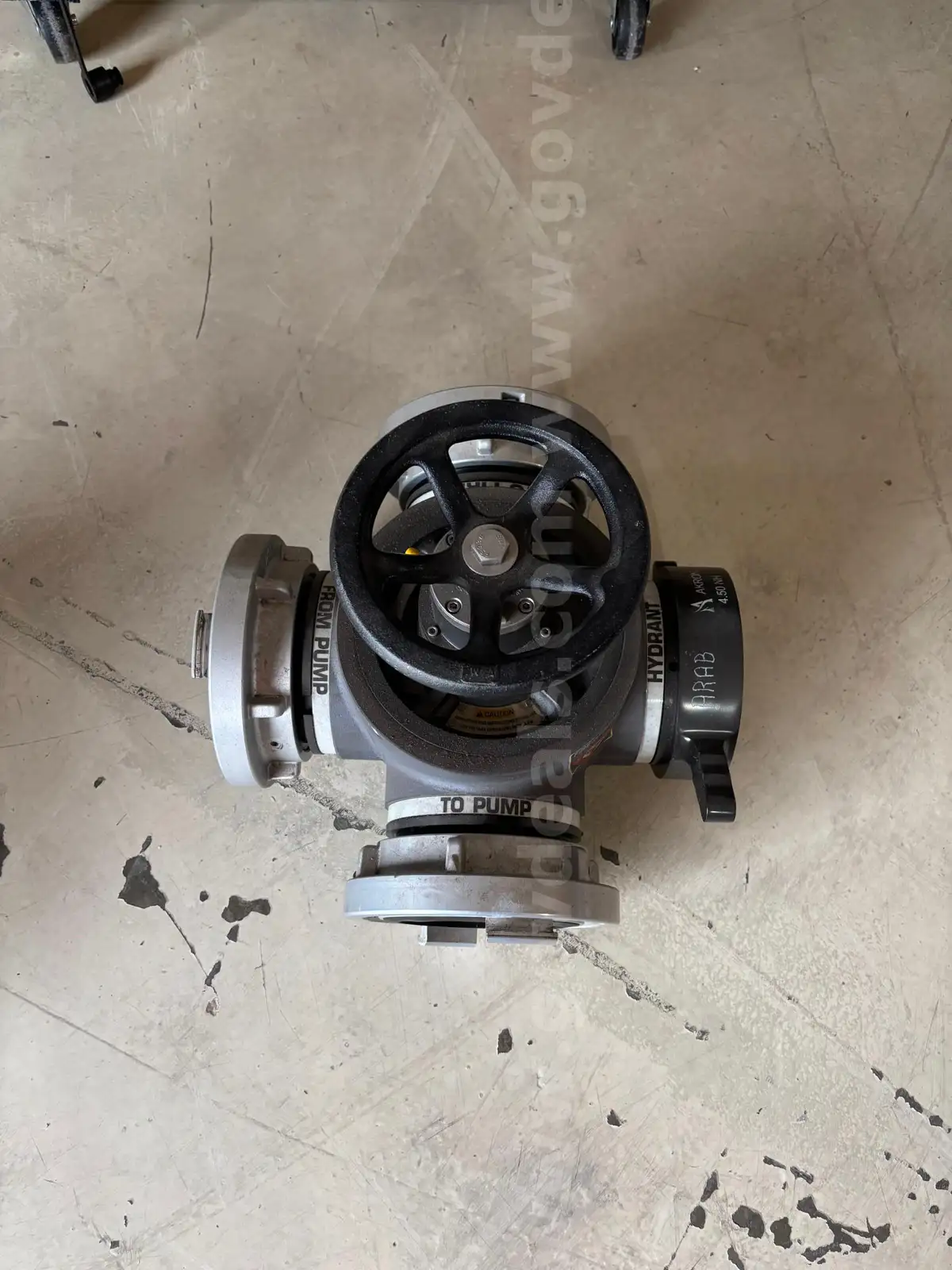 AKRON BRASS 4-WAY FIRE HYDRANT VALVE | AllSurplus