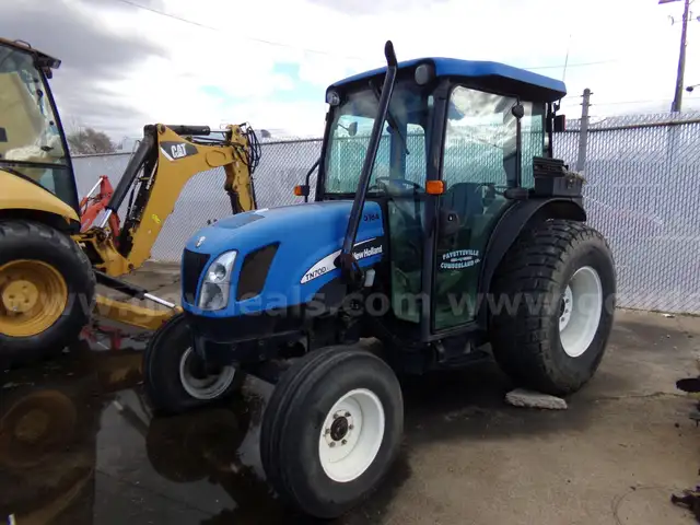 2007 New Holland Tractor TN70DA | GovDeals