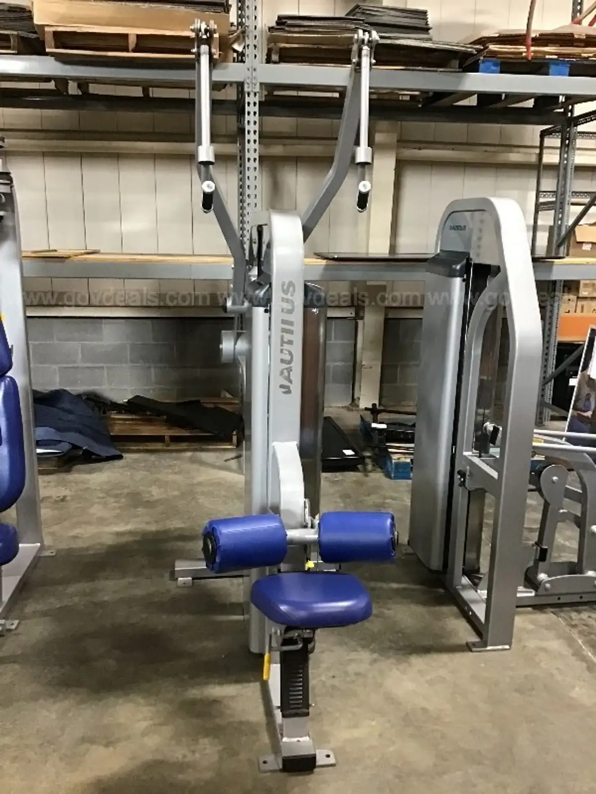 Nautilus Lat Pulldown Machine | GovDeals