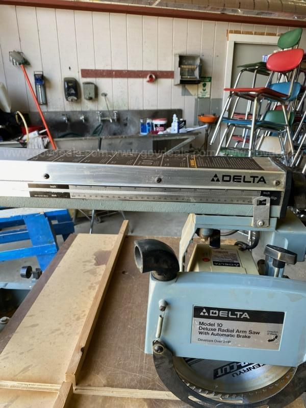 Deluxe radial arm saw store