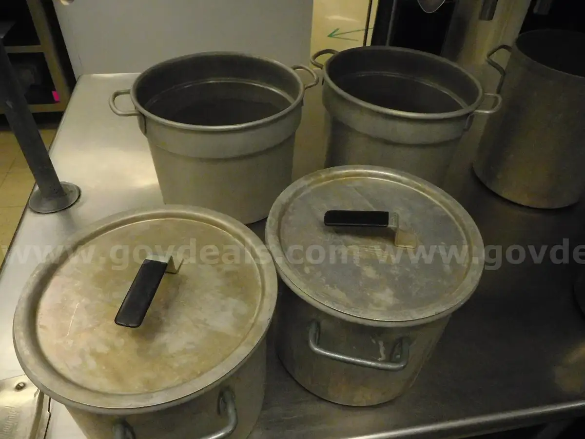 Misc Kitchen/Cafeteria pots, pans, strainers | AllSurplus