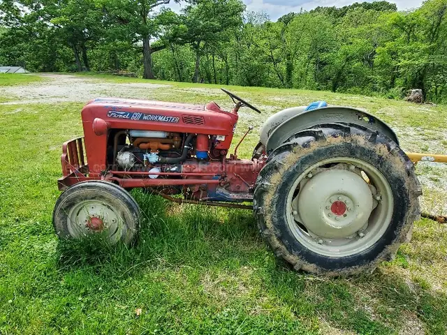 Ford 601 Workmaster Tractor: 1962 | GovDeals