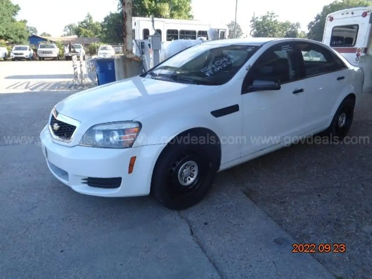 2015 WHITE CHEVROLET CAPRICE 4-DOOR SEDAN | GovDeals